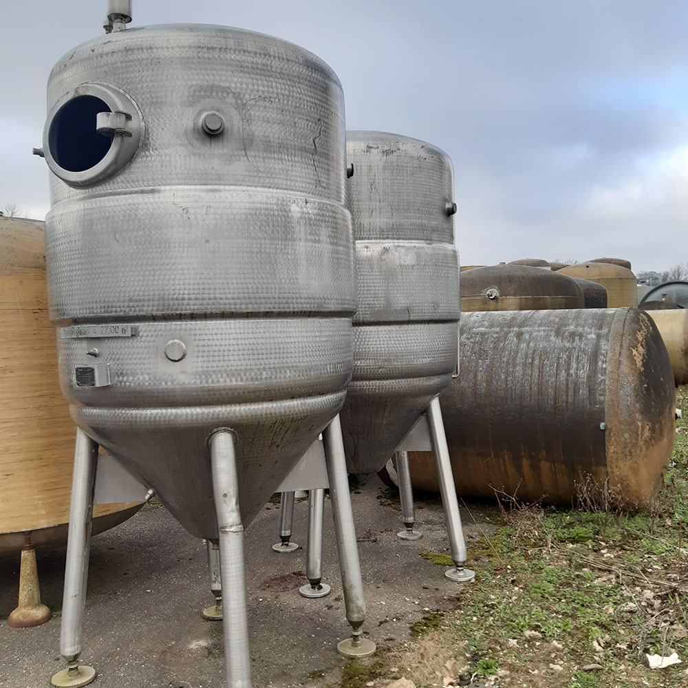 R33: stehender Edelstahltank, Gärtank mit Trichter, Volumen: 2,7 m³ ...